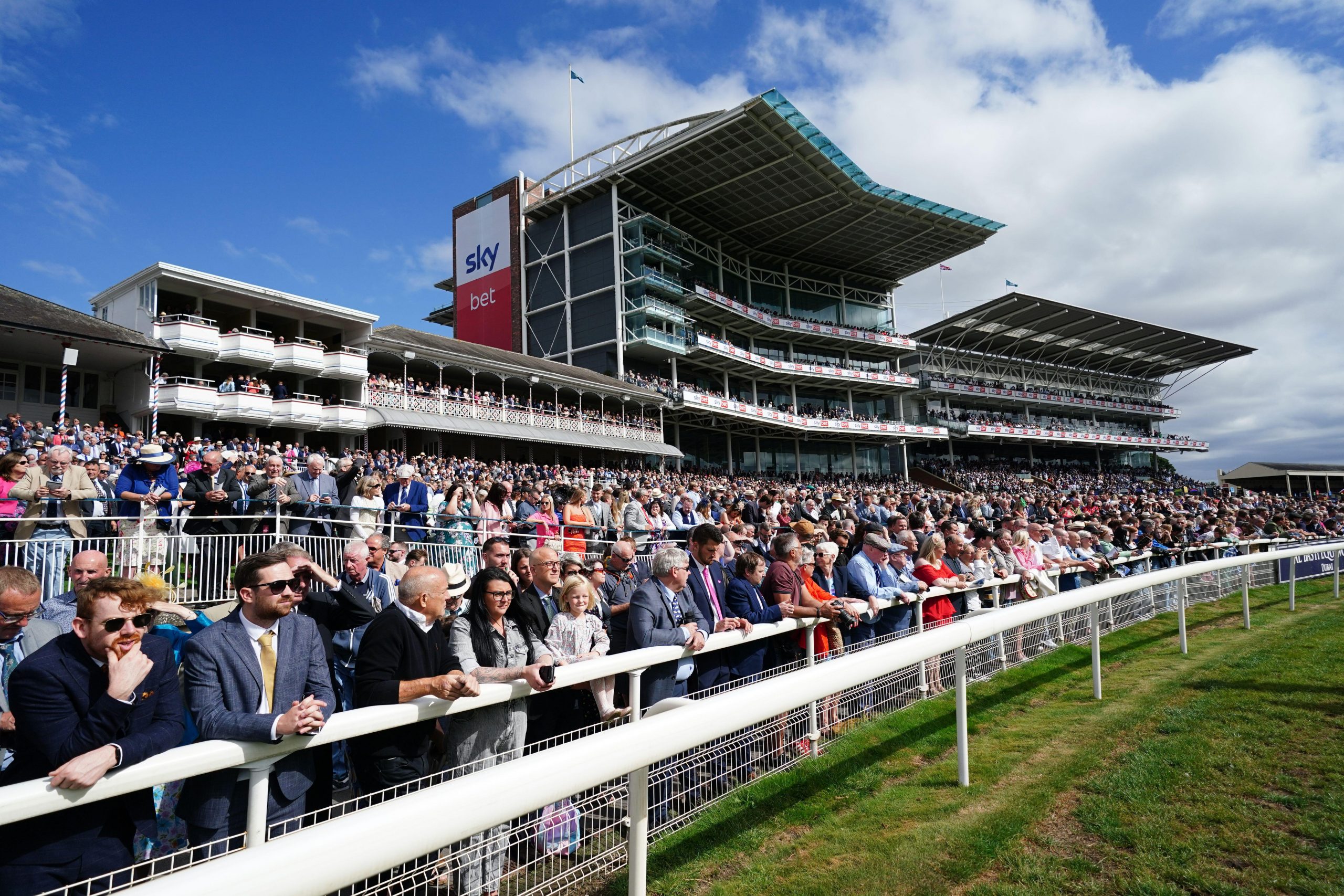STAR RACING PREVIEW Sat: York Ebor Festival Day 4 – Football & Racing ...