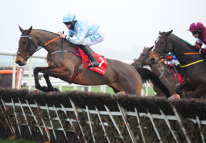 DAVY RUSSELL: Weekend Racing Preview – Football & Racing News – Star Sports