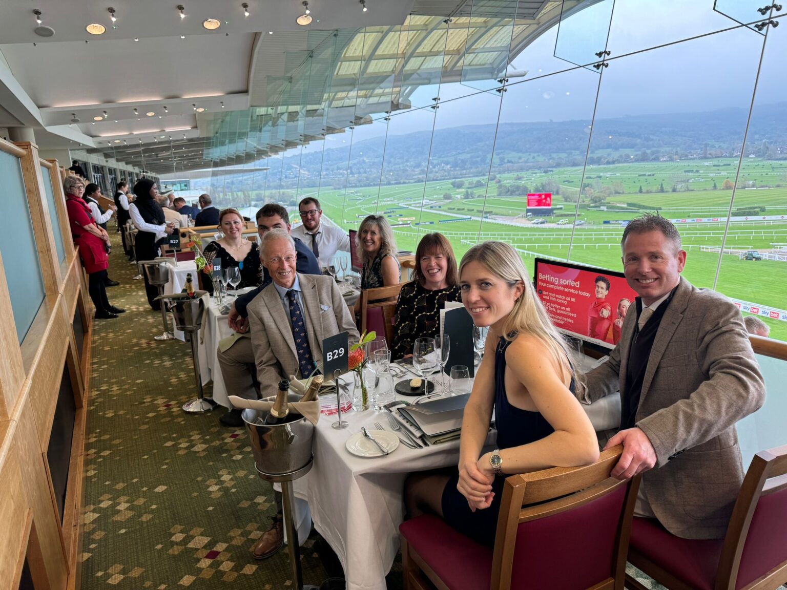 SIMON NOTT BETTING BLOG: Cheltenham Friday – Football & Racing News ...