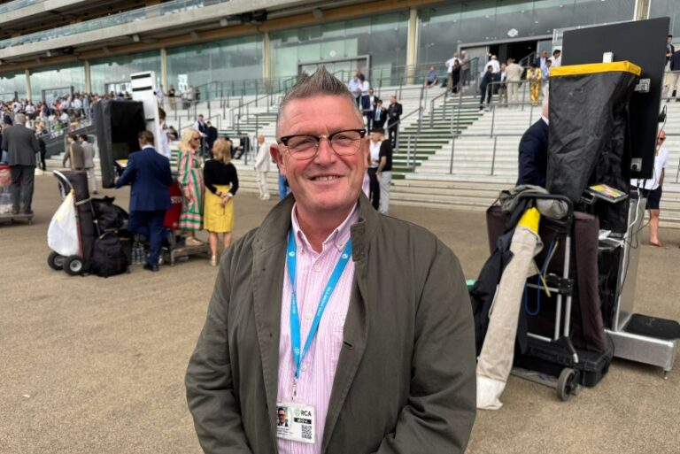 SIMON NOTT BETTING BLOG: Ascot Saturday – Football & Racing News – Star ...