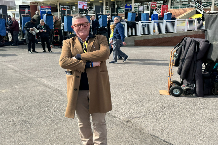 SIMON NOTT BETTING BLOG: Newbury Friday – Football & Racing News – Star ...